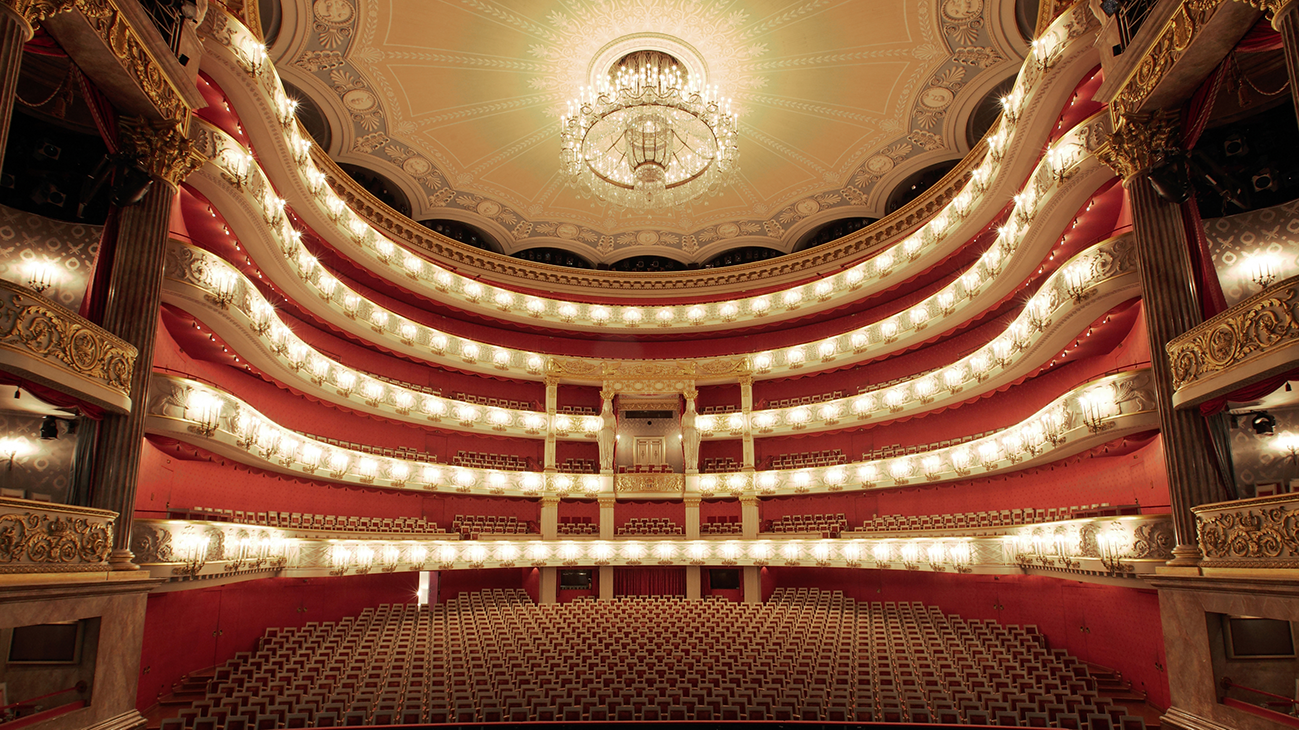 Crazy for Opera: backstage at the Bavarian State Opera