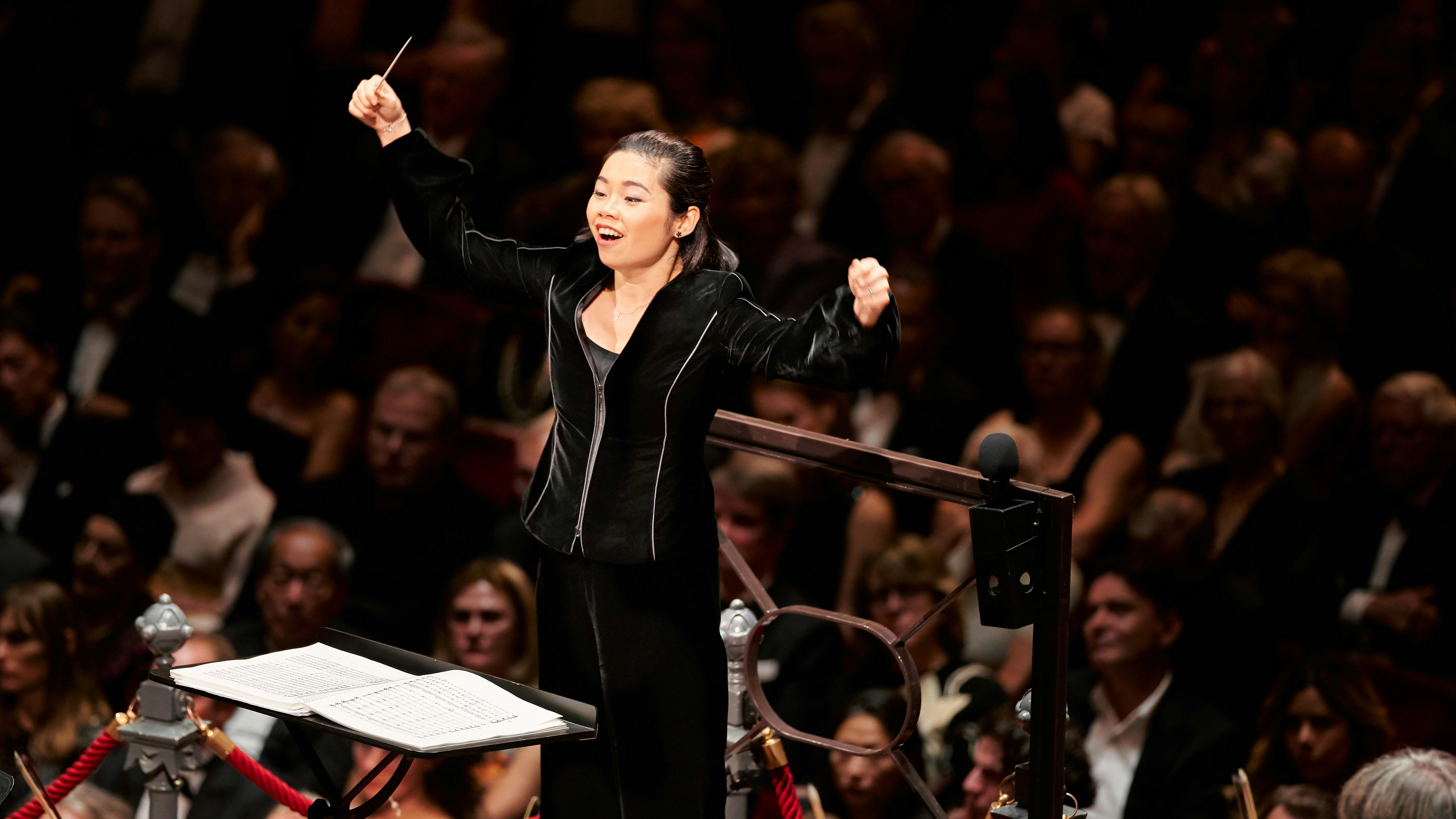 NEW: Elim Chan conducts Tchaikovsky — With Simone Lamsma