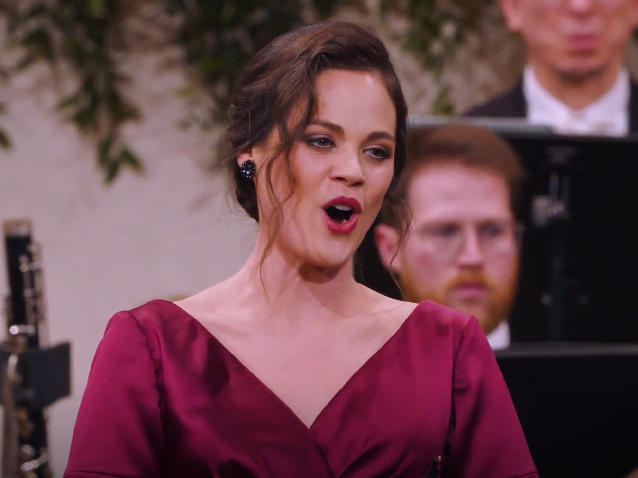 Petr Popelka conducts Smetana, Dvořák, Strauss, and more — With Regula ...
