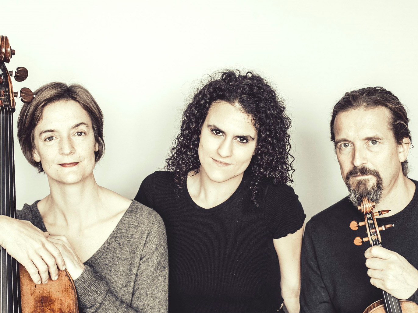 The Tetzlaff-Tetzlaff-Dörken Trio performs Mozart, Mendelssohn, and ...